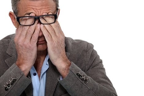 Symptoms of an eye laser burn - SK-Advanced